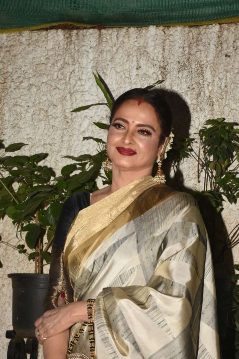 Mili screening: Rekha joins Janhvi Kapoor, Sunny and Vicky Kaushal ...