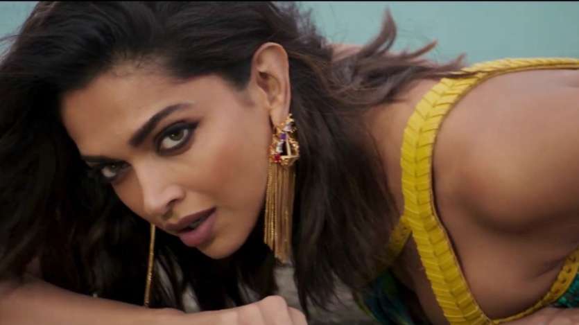 Pathaan Deepika Padukones Fiery Look From Besharam Rang Is Hotness