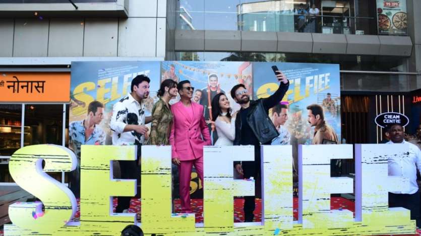 Selfiee trailer: Akshay Kumar, Emraan Hashmi, Nushrratt Bharuccha, Diana Penty dazzle at grand ...