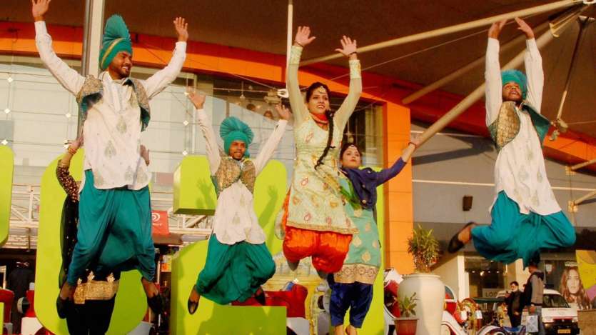 Happy Lohri 2023: Bonfire to kite-flying, see how Indians soaked in the ...