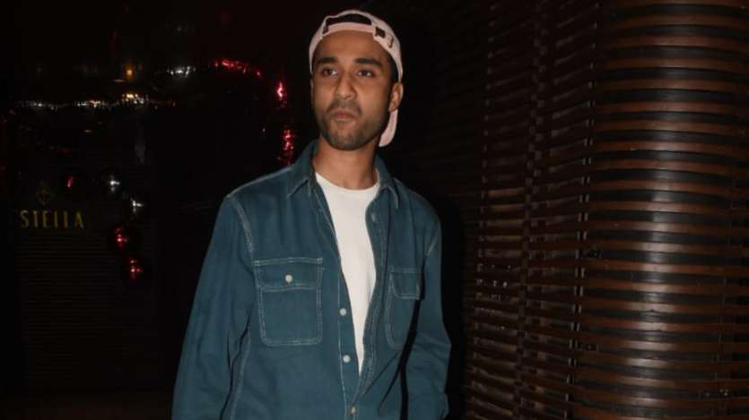 Kriti Sanon, Shehnaaz Gill, Sonakshi Sinha look stylish at Varun Sharma ...