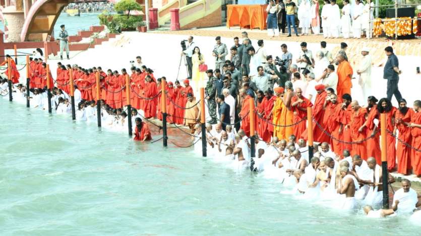 Swami Ramdev celebrates 29th Sanyas diwas; performs grand puja in Haridwar