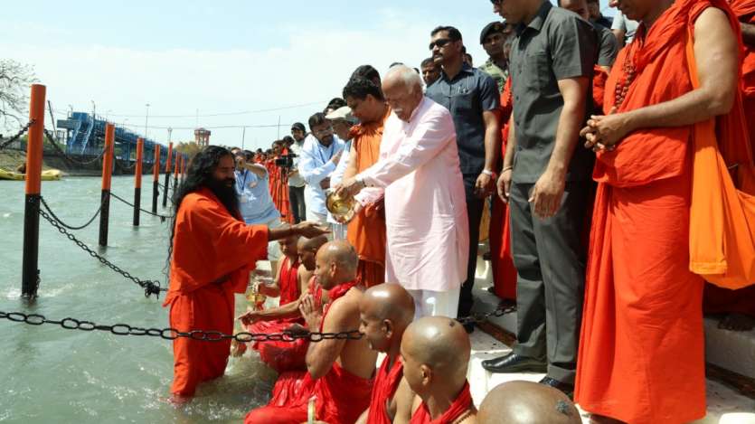 Swami Ramdev celebrates 29th Sanyas diwas; performs grand puja in Haridwar
