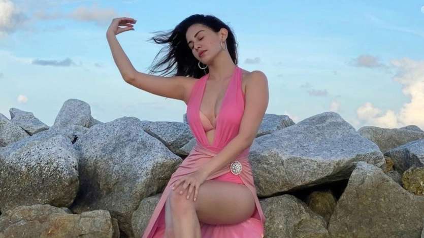 Sexy siren Amyra Dastur's HOT photos that left the internet in awe