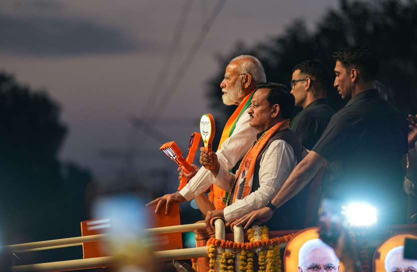 PM Modi, CM Yogi Adityanath conduct massive roadshow in Kanpur ahead of polling on April 13 ...