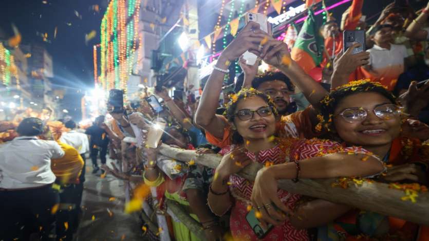 Glimpses from PM Modi's grand roadshow in Patna |PICS