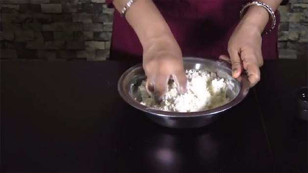 Gujiya recipe in simple steps