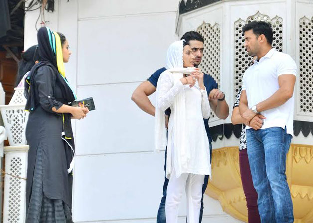 TV celebs attend the prayer meet of late Pratyusha Banerjee - India TV News