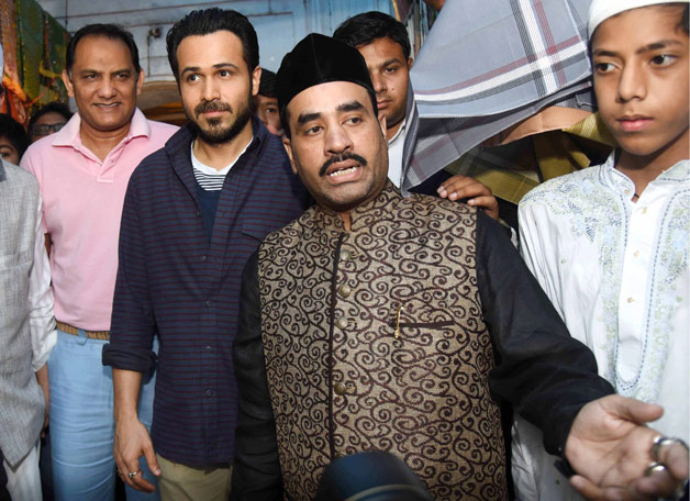 Emraan, Azharuddin pray at Nizamuddin Dargah for ‘Azhar'
