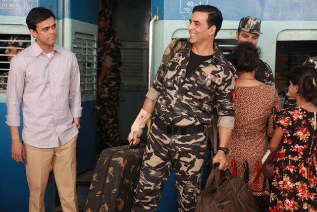 10 times Akshay Kumar nailed the uniform look