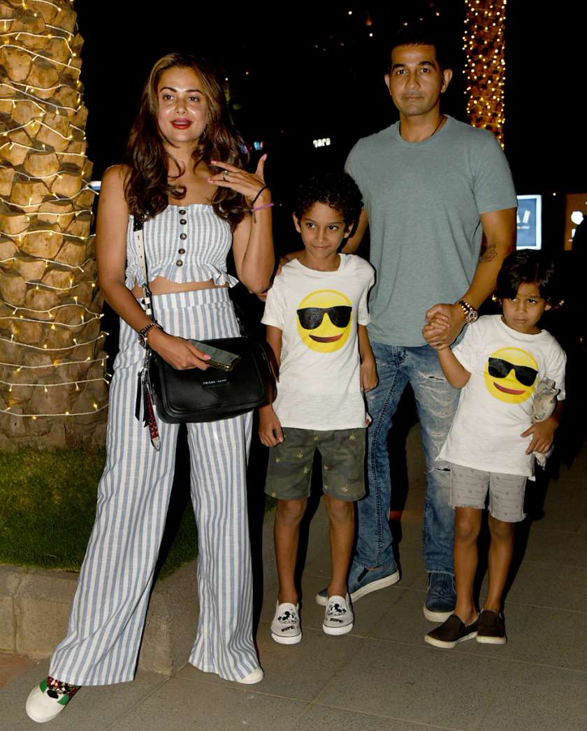 Sanjay Dutt, Amrita Arora take their kids out to dinner. See pics
