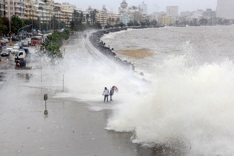 Mumbai rains: High tide spills nearly 361 tonnes of garbage along Marine Drive| See pictures