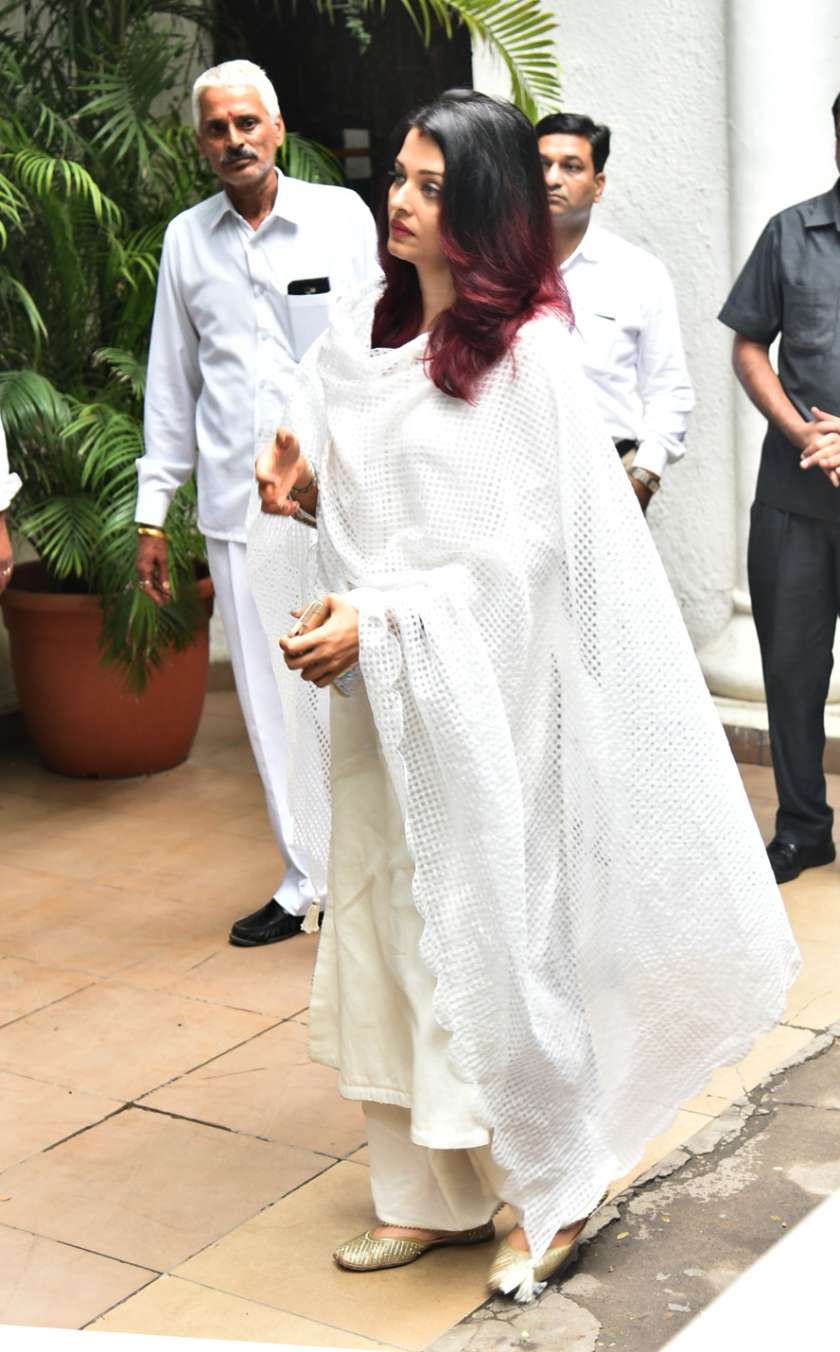 Abhishek and Aishwarya arrive in Delhi to attend funeral of sister ...