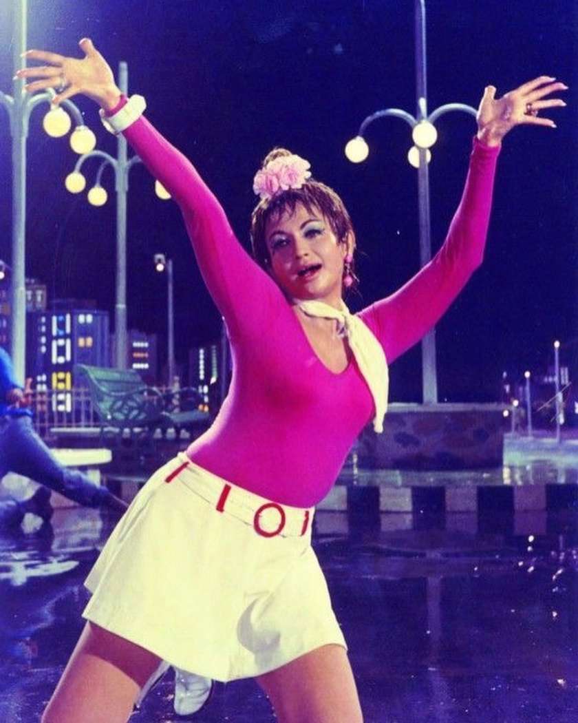 Happy Birthday Helen: 7 amazing looks of the true style diva of Bollywood