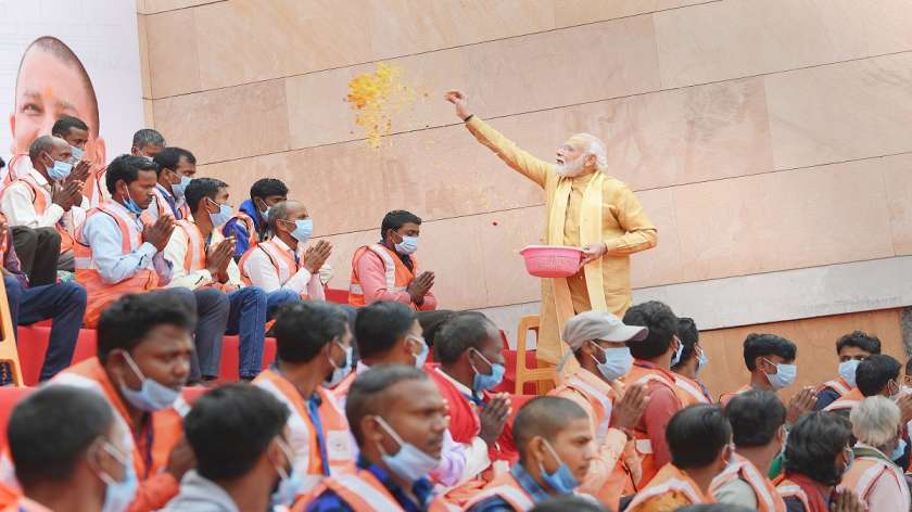 PM in Varanasi: Boat ride, Kashi Vishwanath Corridor launch, Ganga aarti | PICS