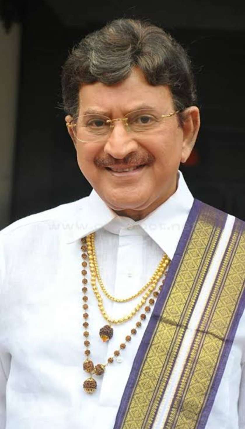 Superstar Krishna's life in photos: Tollywood legend, Mahesh Babu's ...