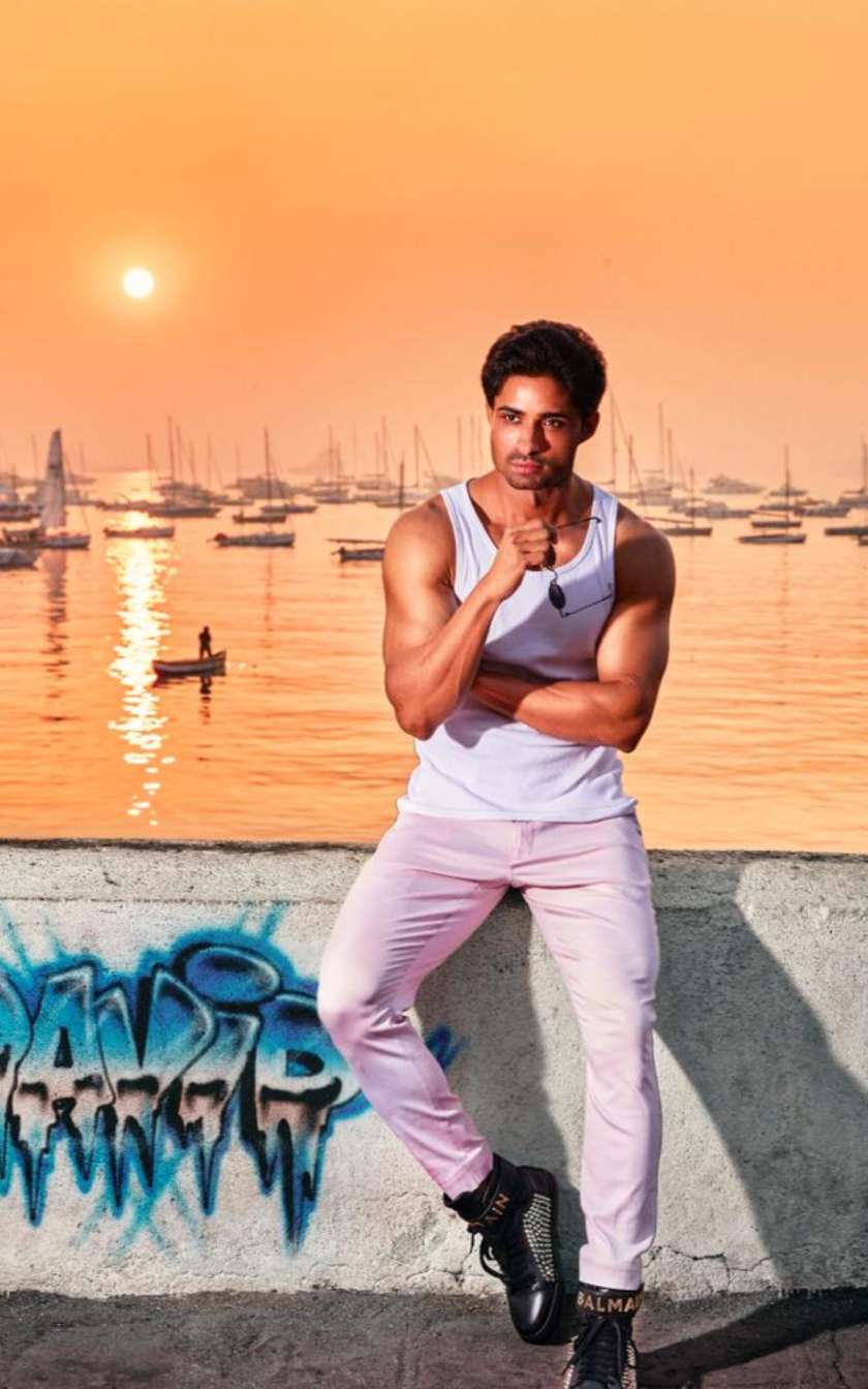 Actor Aryan Chauhan sends the mercury soaring flaunting his chiseled ...