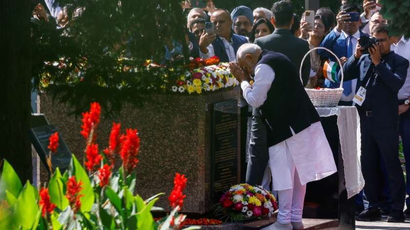 PM Modi arrives in Ukraine for historic visit, greets Zelenskyy with a ...