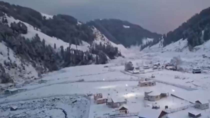 In Pics: Snowfall in Kashmir turns valley white, Srinagar experiences ...