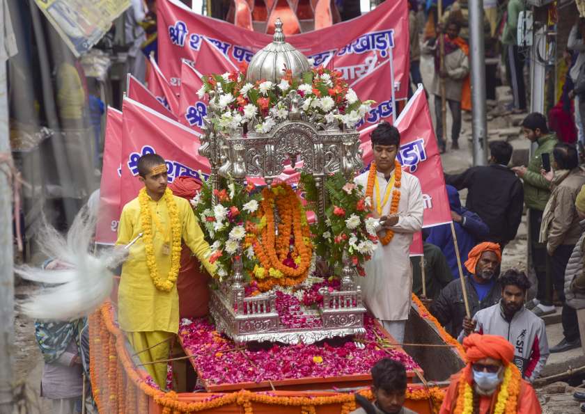 Prayagraj witnesses multitude of sadhus for Mahakumbh on Day 1 of 2025 ...
