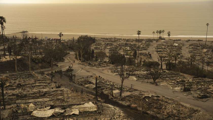 7 photos of Los Angeles fire show aftermath of California blazes | In pics