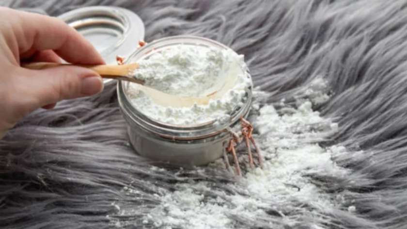 5 easy DIY ways to remove tough stains from clothes