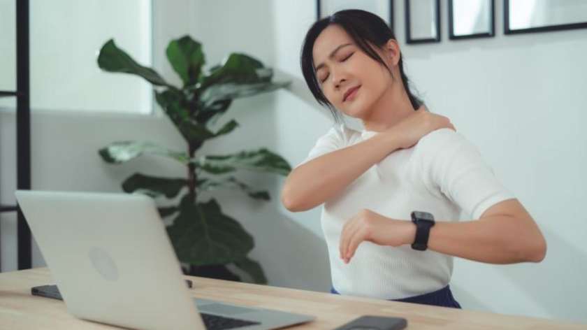 Exercises you can do at your desk in under 2 minutes - India TV News