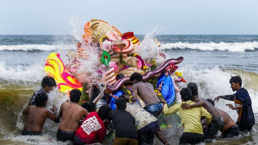 Ganpati Bappa Visarjan 2025 HD images: Ganesh immersion photos from ...