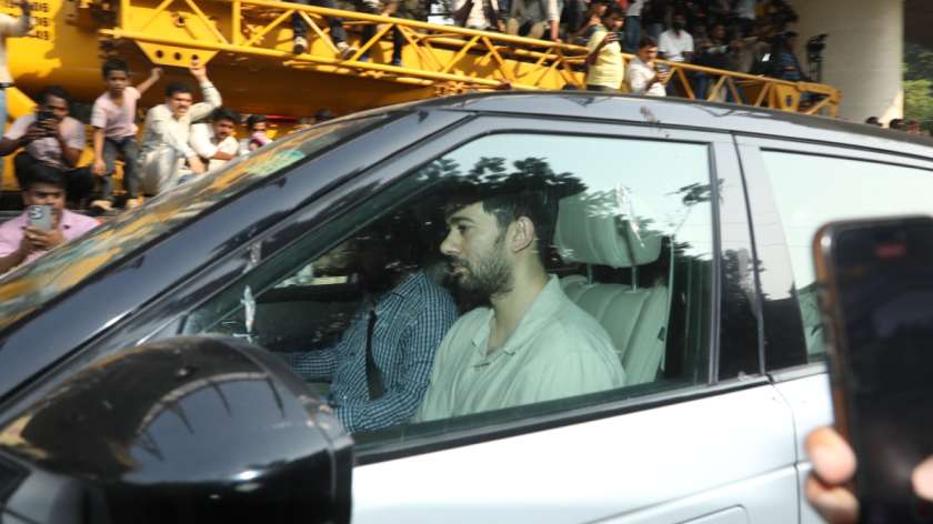 Dharmendra's last rites: Wife Hema Malini appears with folded hands ...