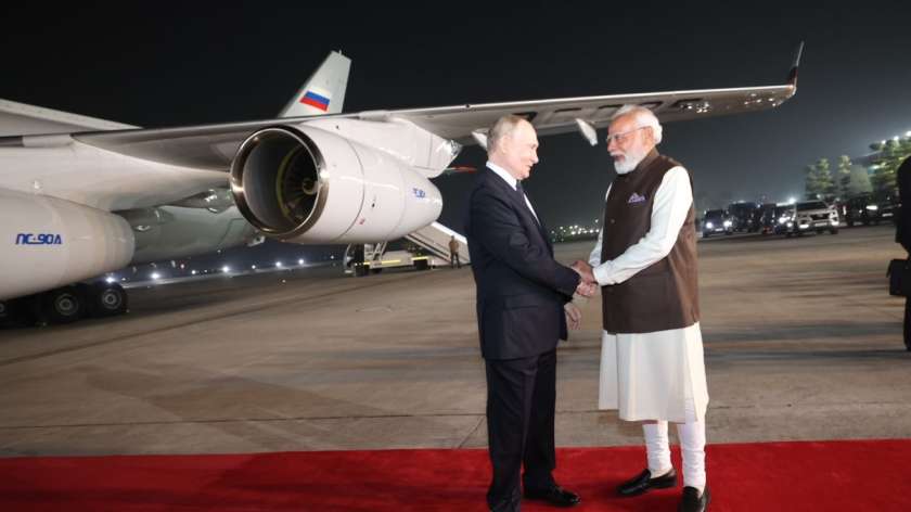 PM Modi-Putin 'bromance' in India: Handshake, hug and carpool | In pics ...