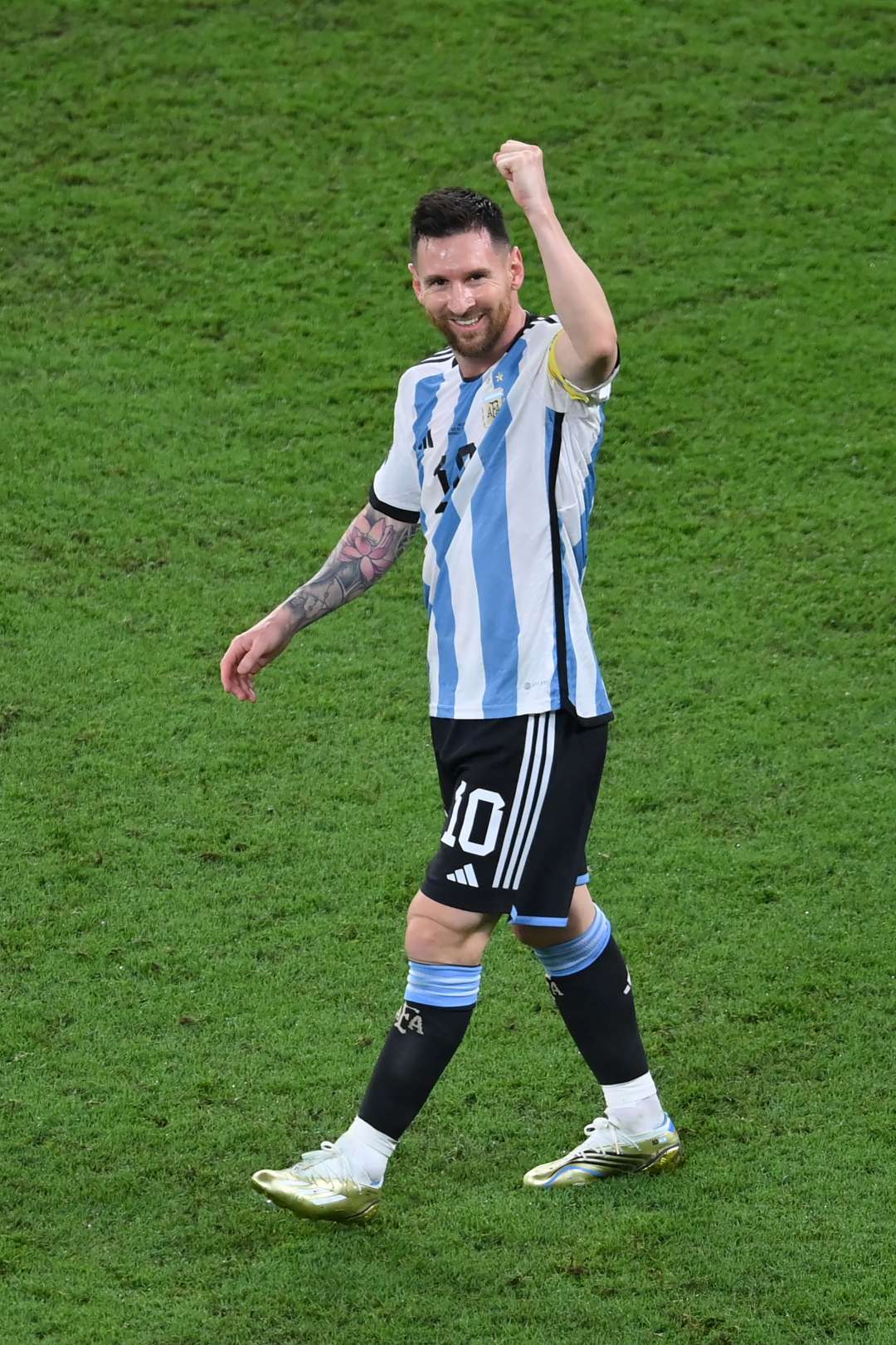 Messi vs Ronaldo statistics after 1000 Professional games