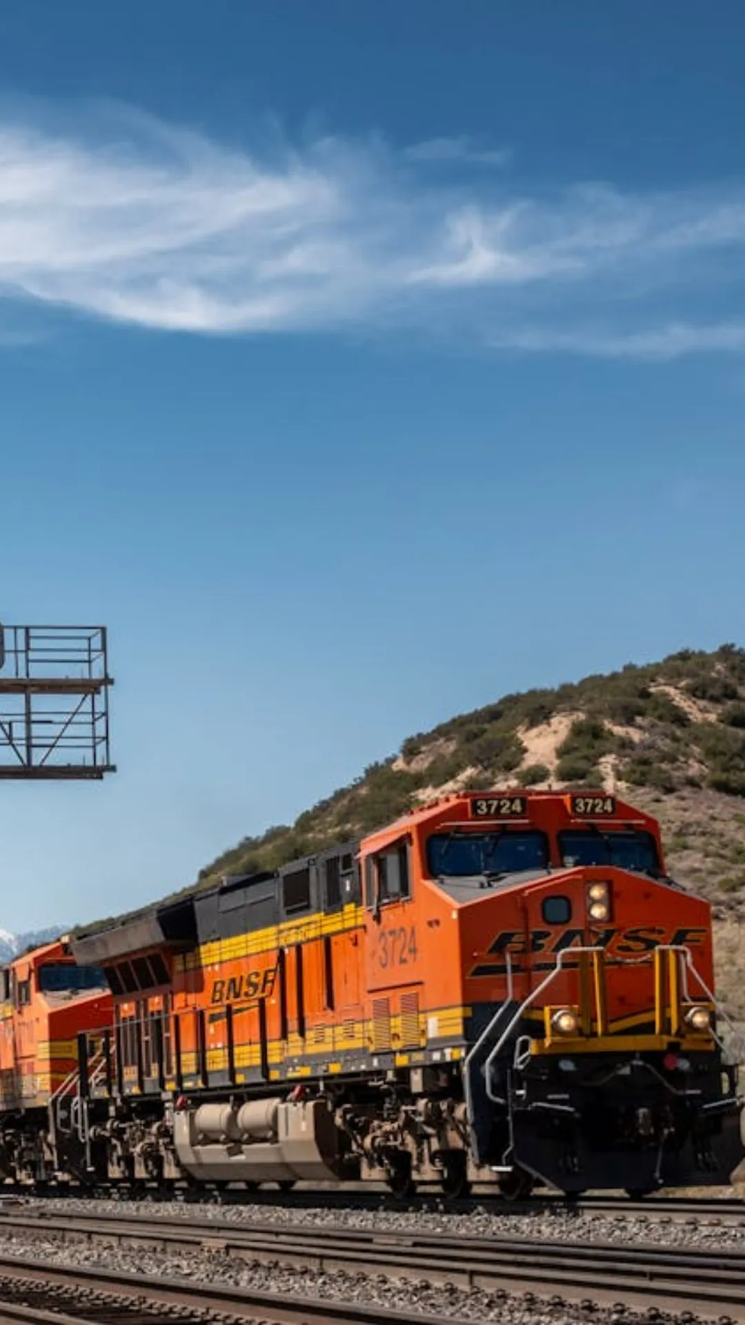 World's longest train is so massive, you can't see its end