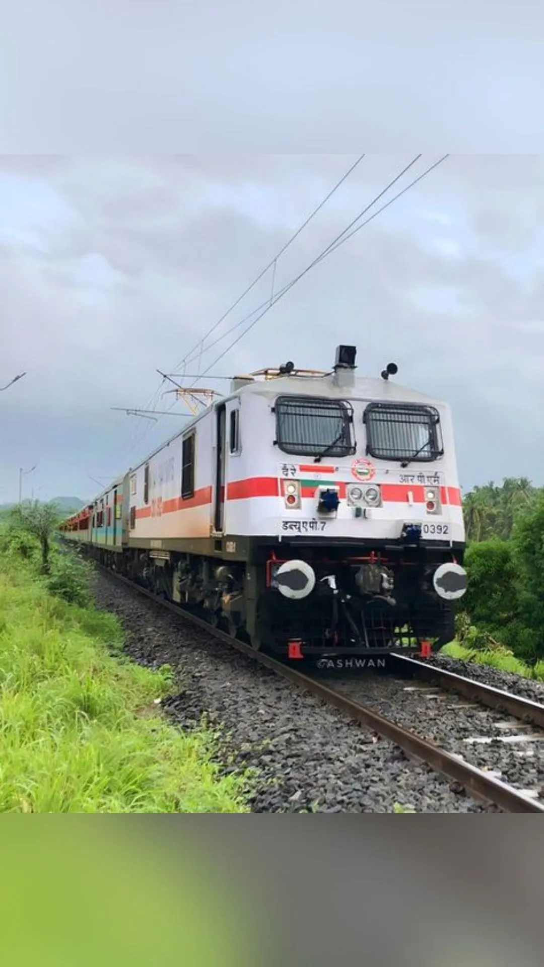 What is the new rule for lower berths in trains in Indian Railways?