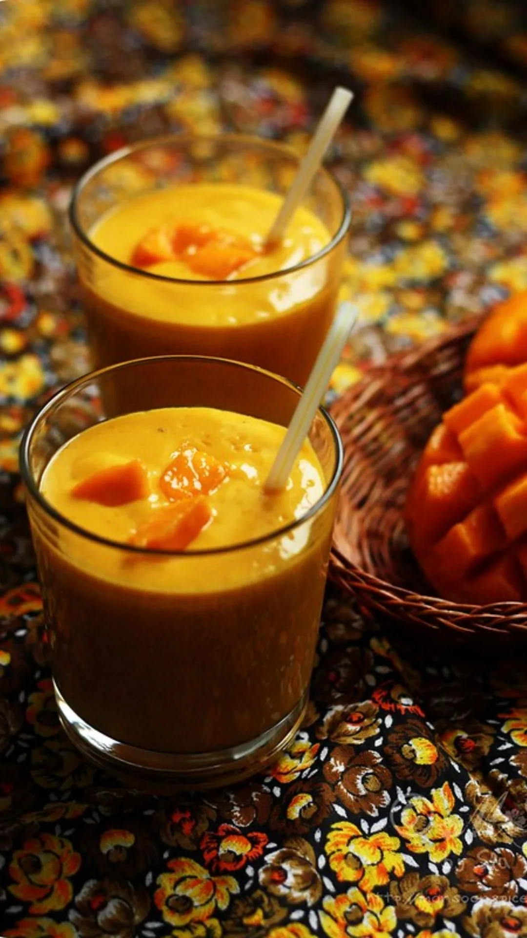 5 easy steps to make Punjabi-style mango lassi