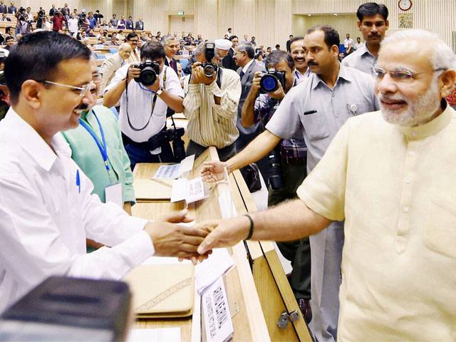 PM Modi follows Arvind Kejriwal on Twitter, Delhi CM hopes better ties ...