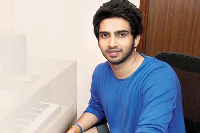 Singer Amaal Mallik is overwhelmed by the love of his fans | Bollywood ...
