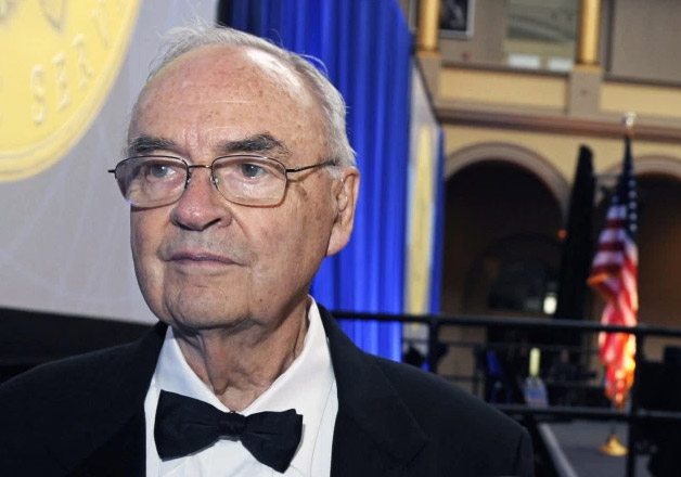 20 years after wife's death, ex-senator is marrying a much younger man ...