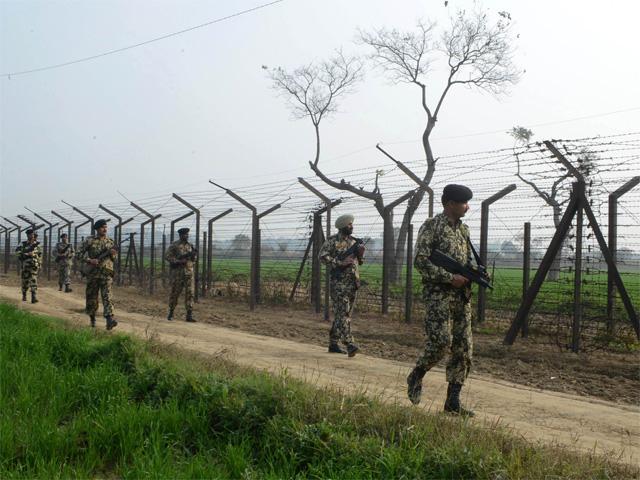 Govt plans 5 layer 'lock' at border to prevent Pathankot like attacks ...
