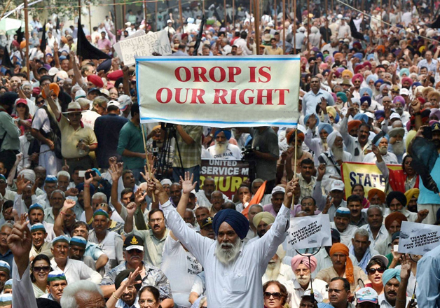 320-day old OROP protest ends as ex-armymen to fight it out in SC ...