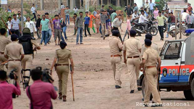 Communal clash in Gujarat town leaves six people injured | India News ...