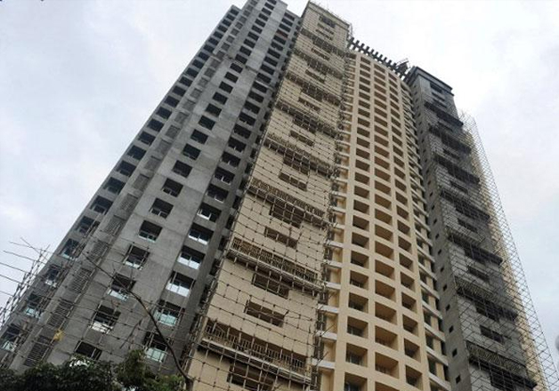 No demolition of scam-ridden Adarsh Society, rules SC; asks Centre to ...