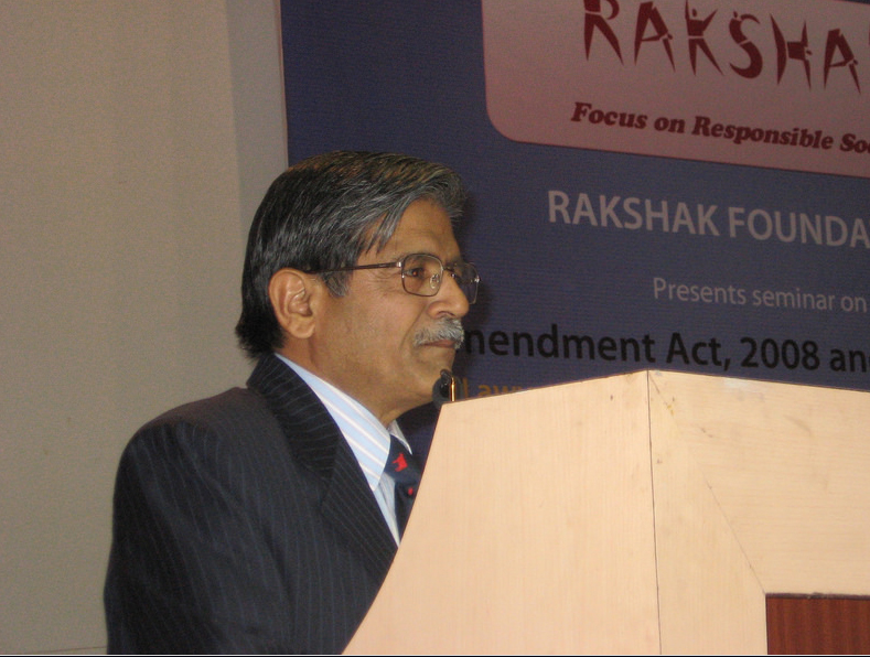 Congress accuses judge probing Vadra land of taking favours from govt ...