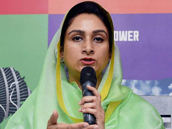 Harsimrat Kaur slams Sidhu for quitting Rajya Sabha, says he is ...