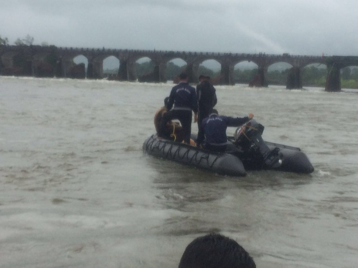 Mahad bridge collapse: Navy locates wreckage of two buses | India News ...
