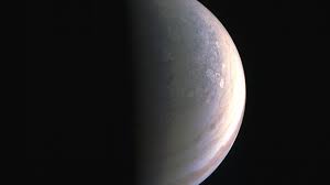 NASA's Juno sends back spectacular image of Jupiter's north pole ...