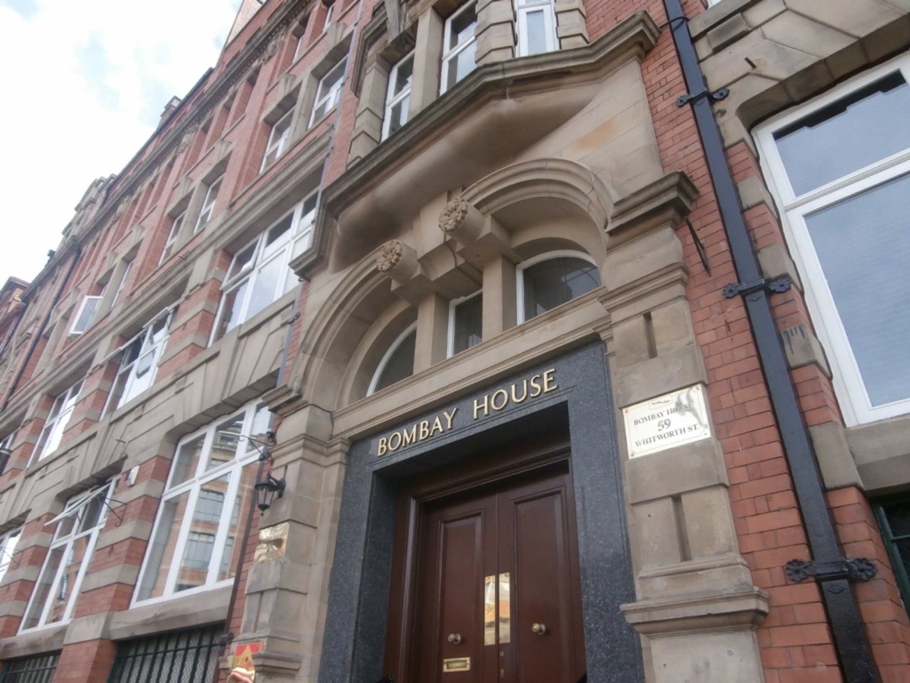 Media persons stage protest over attack on photojournalists at Bombay ...