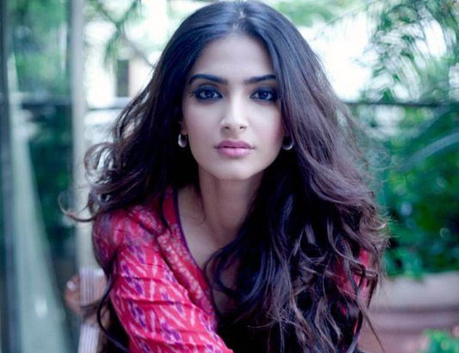 Sonam Kapoor refuses to talk about Sanjay Dutt's biopic | Bollywood ...
