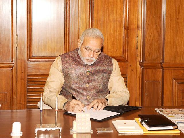 PAC overrules its chairman over decision to summon PM Modi on note ban ...