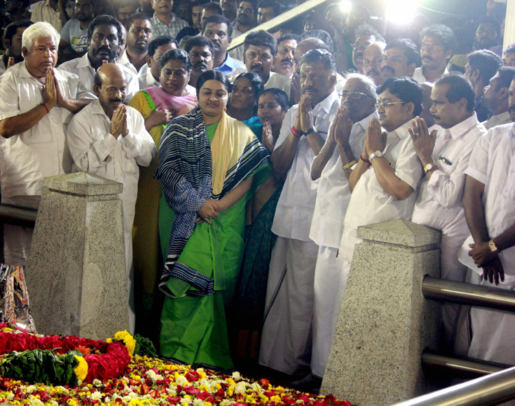 Jayalalithaa's niece Deepa Jayakumar joins Panneerselvam camp ...