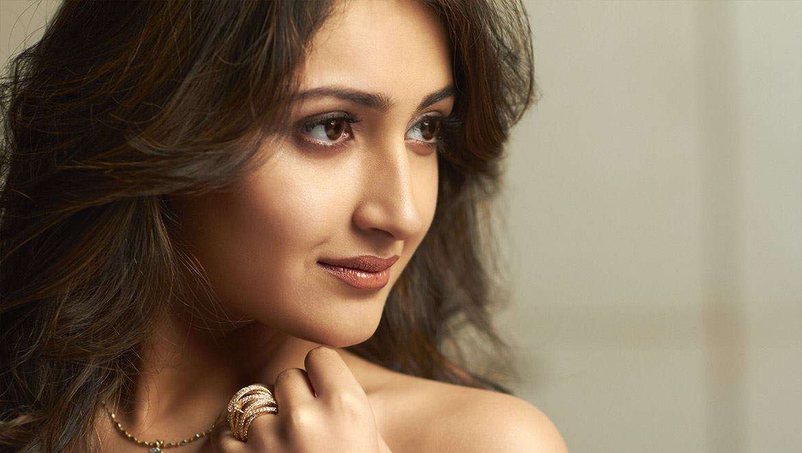 When Shivaay actress Sayyeshaa impressed Prabhu Deva with her dance ...